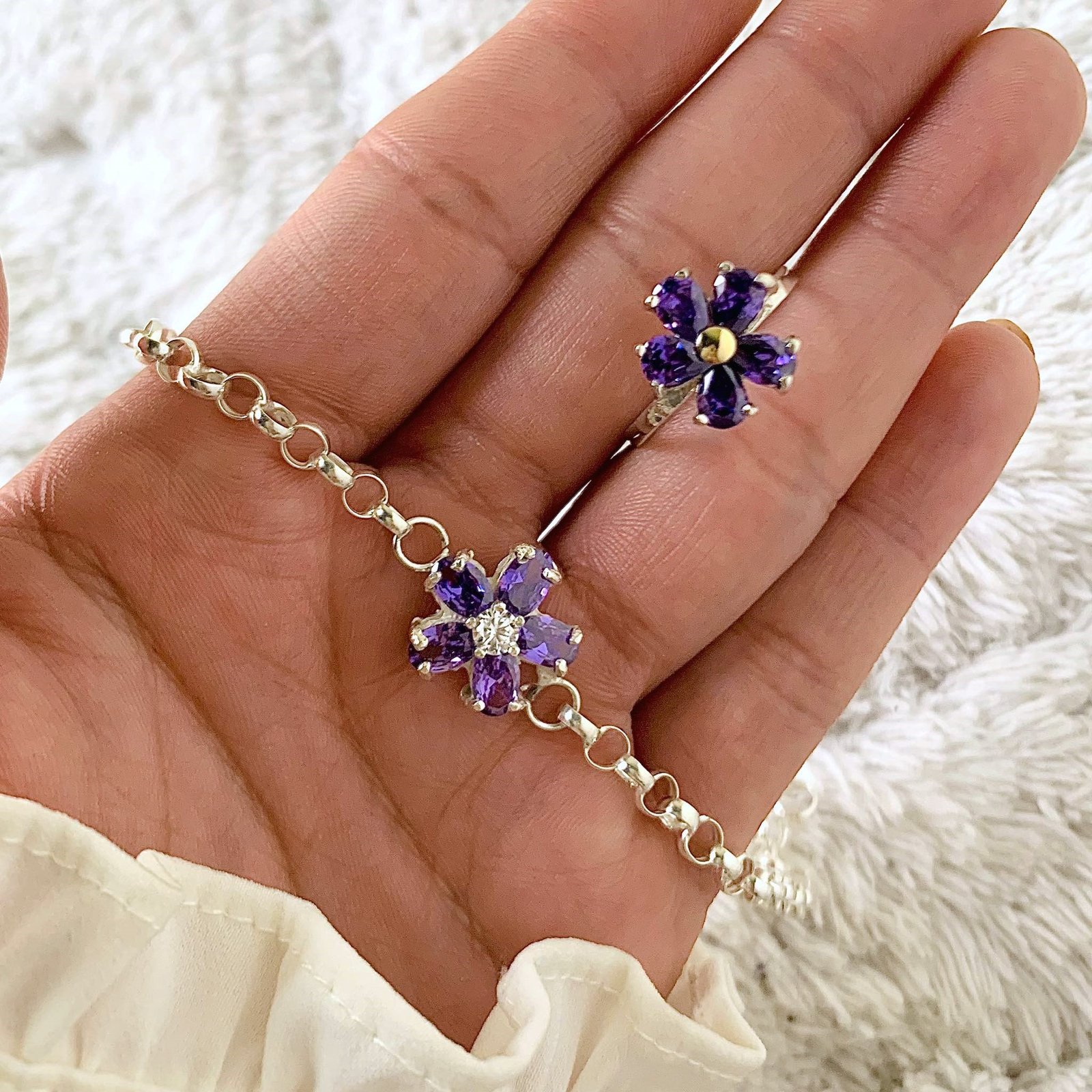 Conjunto Pulsera Rolo y anillo Flor Margarita Violeta de Plata y Oro
