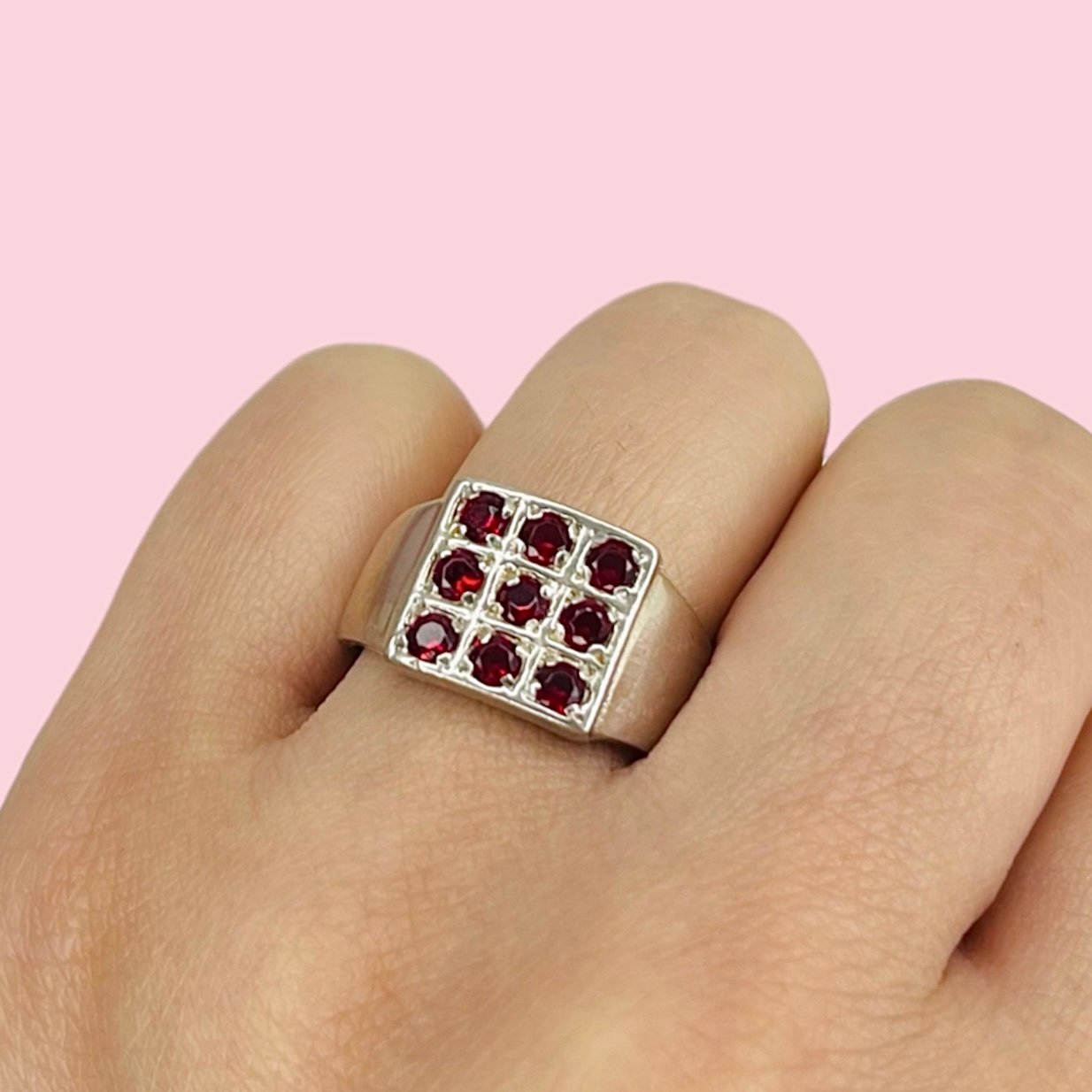 Anillo sello Cuadrado con Piedras Rubi Plata 925