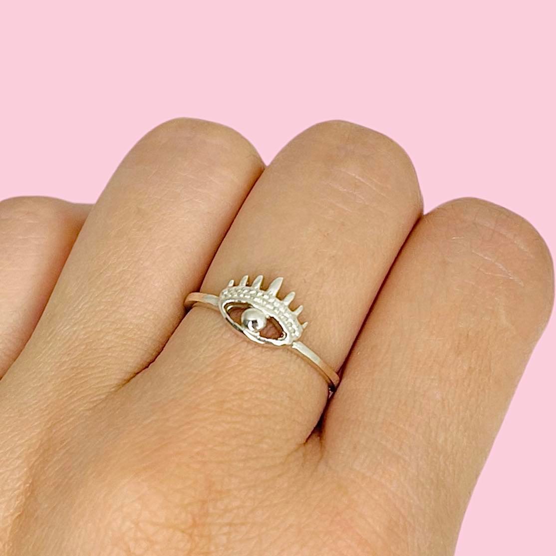 Anillo Ojito y pestaГ±as de Plata 925