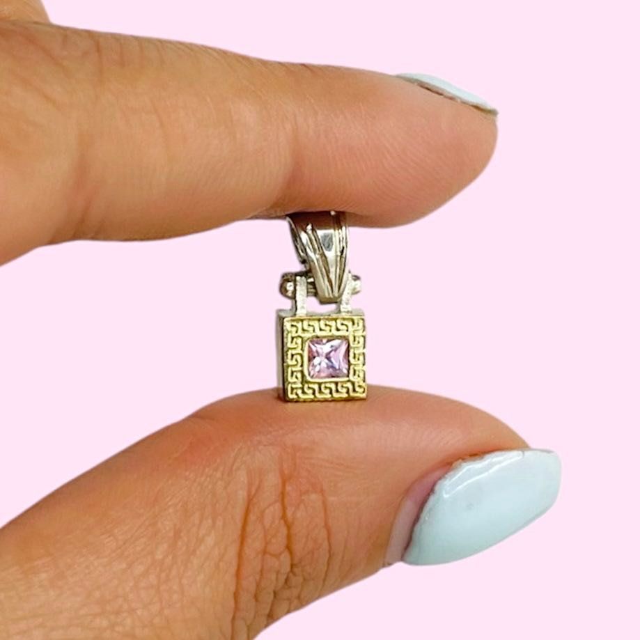 Dije Chico Guarda Griega con Cubic Rosa 15mm