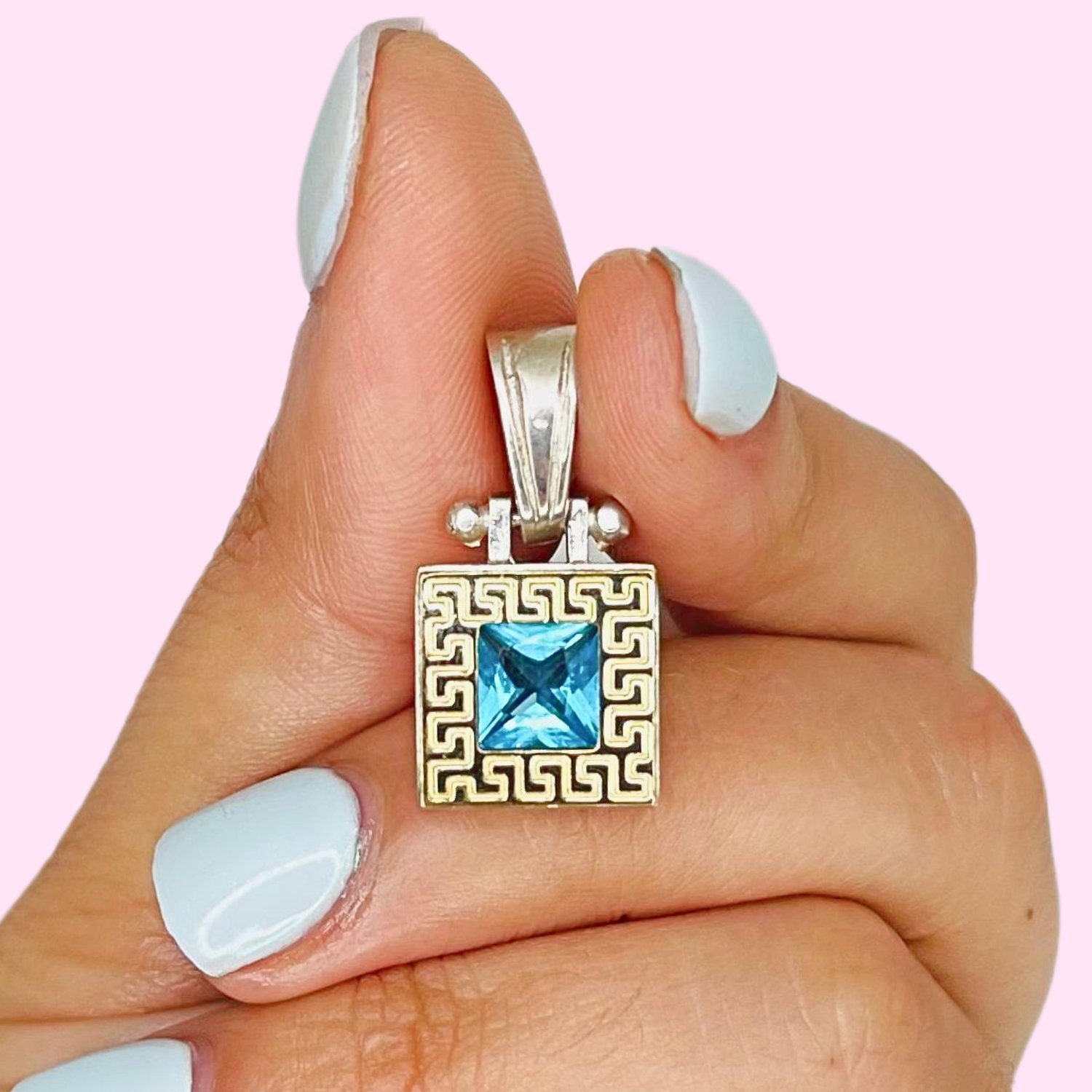 Dije Grande Guarda Griega con Cubic celeste 25mm Plata y Oro