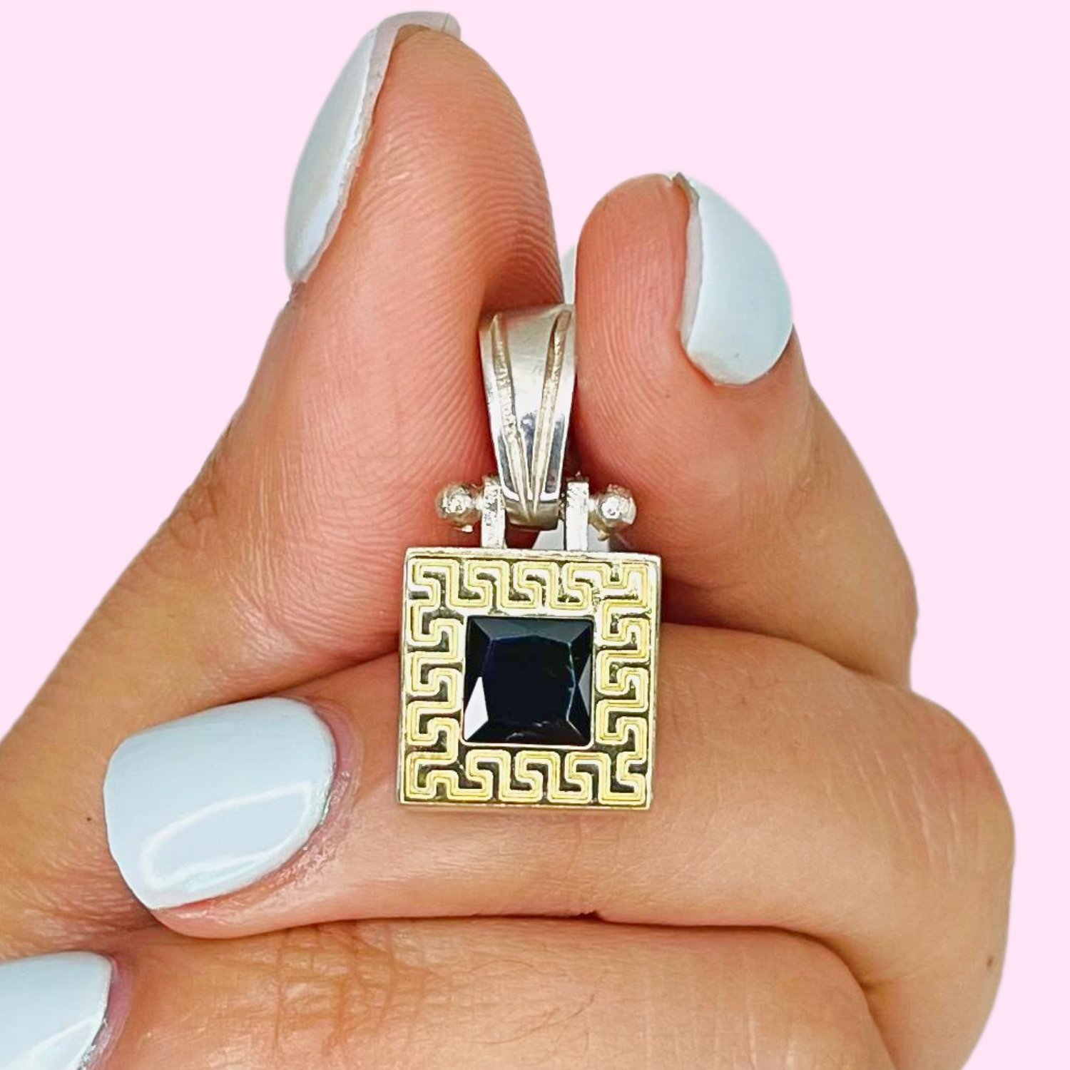 Dije Grande Guarda Griega con Cubic negro 25mm Plata y Oro