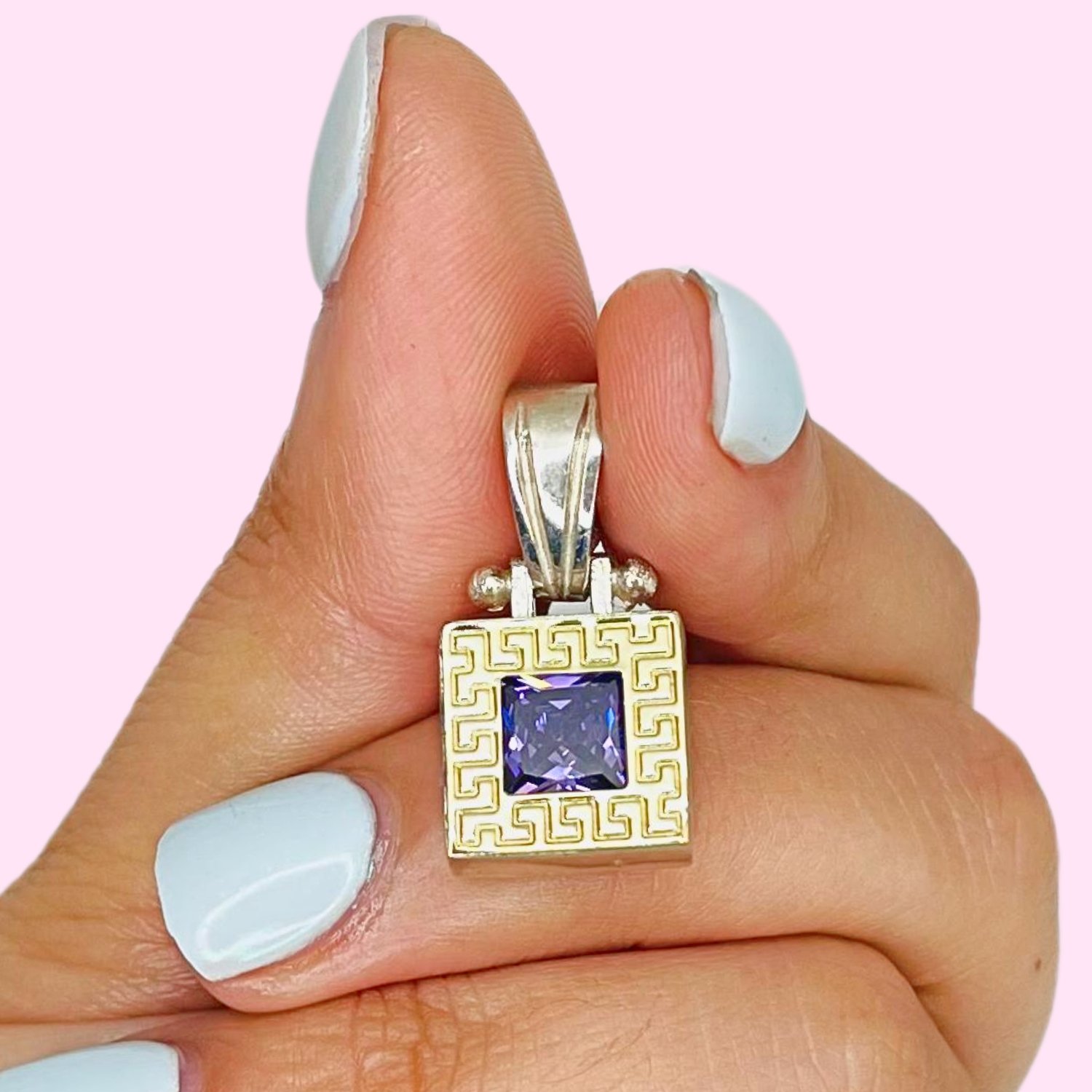 Dije Grande Guarda Griega con Cubic violeta 25mm Plata y Oro