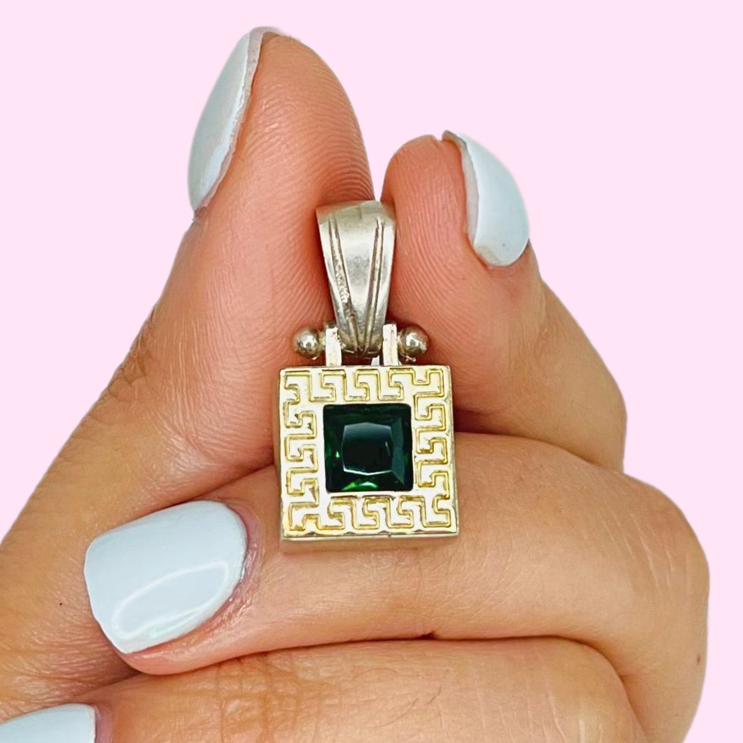 Dije Grande Guarda Griega con Cubic verde 25mm Plata y Oro