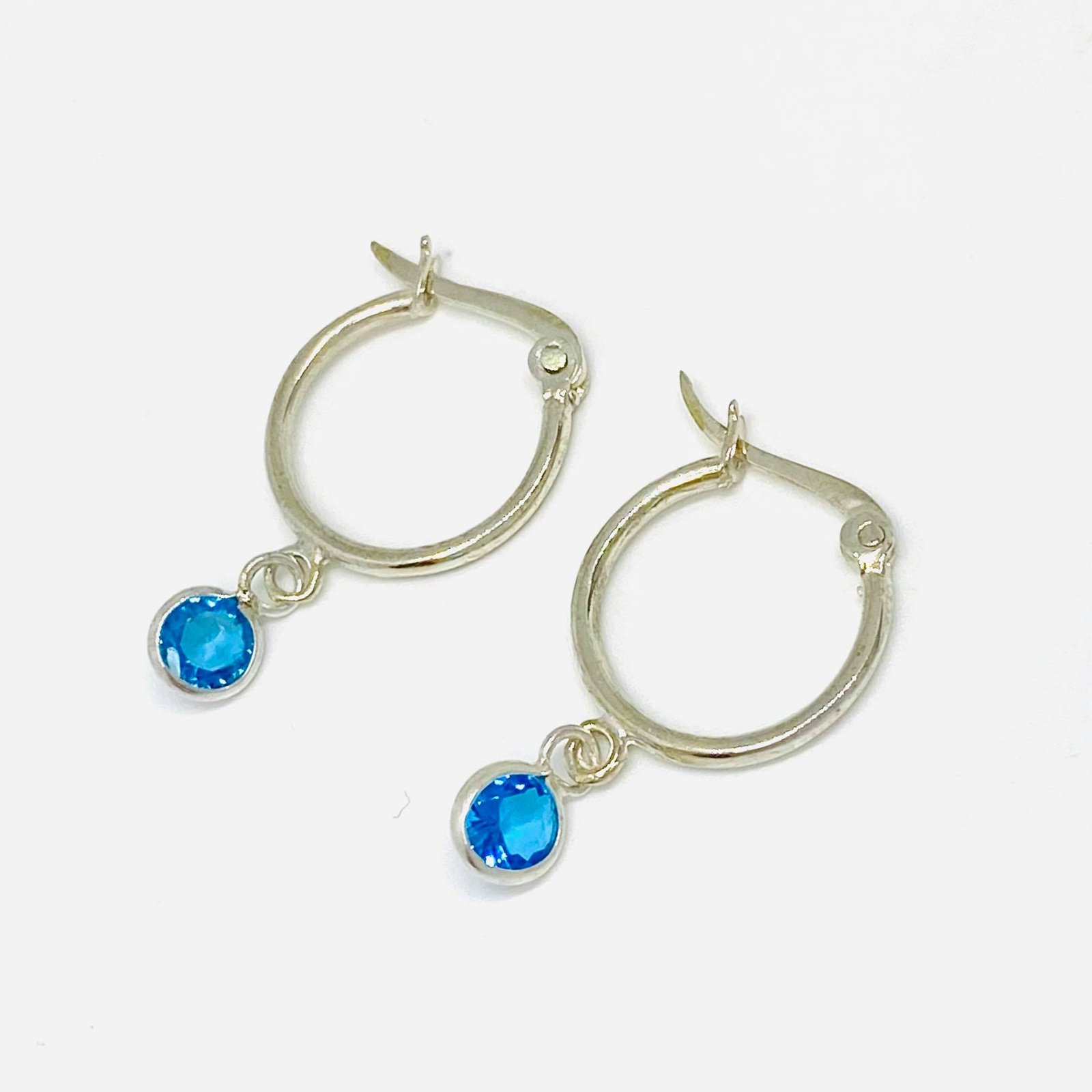 Aros Cubano 15mm con cubic aguamarina de plata 925