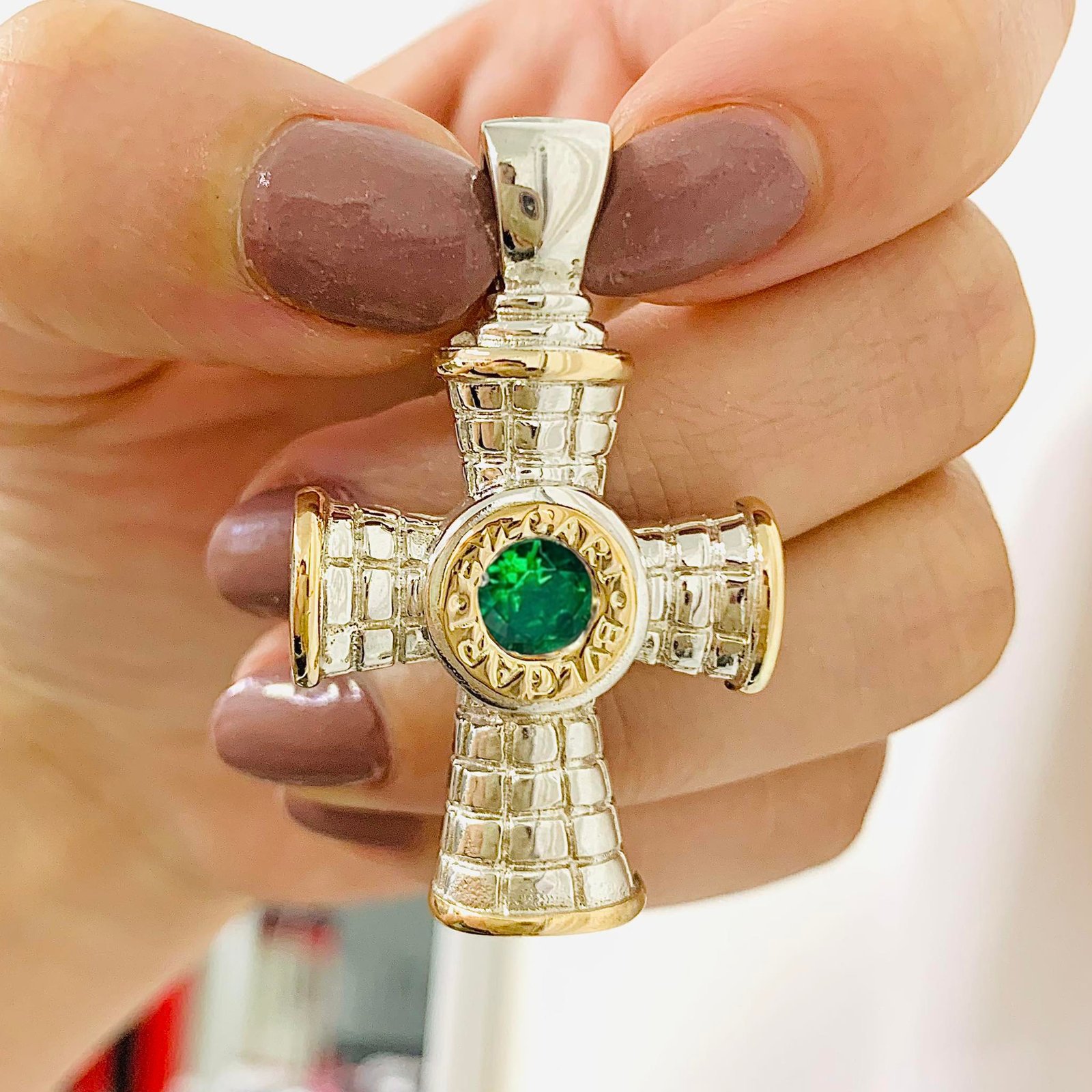 Dije Maxi Bvlg Cruz Verde 45cm Plata y Oro